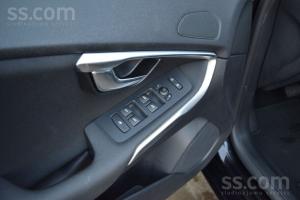 Melns Volvo V40 2016 Rīga, ar dzinēja tilpumu 2.00 L un nobraukumu 241 tūkst. km par 7500 €, foto 9 vietnē AUTOMOTO.COM.LV