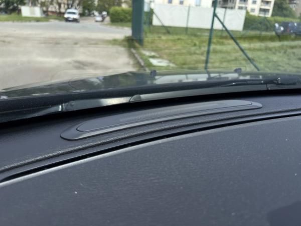 Black Volvo V40 2016 in Riga, with an engine capacity of 2.00 L and mileage of 282 thousand km for 8450 €, photo 2 on AUTOMOTO.COM.LV