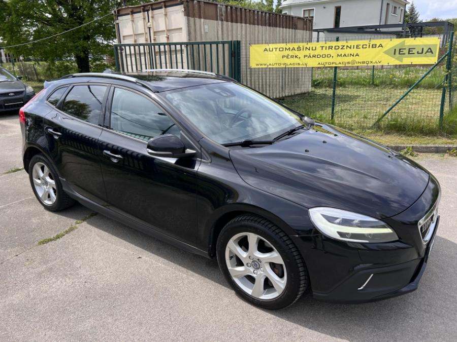 Melns Volvo V40 2016 Rīga, ar dzinēja tilpumu 2.00 L un nobraukumu 282 tūkst. km par 8450 €, foto 9 vietnē AUTOMOTO.COM.LV