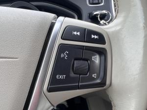Melns Volvo V40 2016 Rīga, ar dzinēja tilpumu 2.00 L un nobraukumu 282 tūkst. km par 8450 €, foto 24 vietnē AUTOMOTO.COM.LV