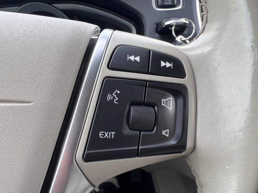 Melns Volvo V40 2016 Rīga, ar dzinēja tilpumu 2.00 L un nobraukumu 282 tūkst. km par 8450 €, foto 24 vietnē AUTOMOTO.COM.LV