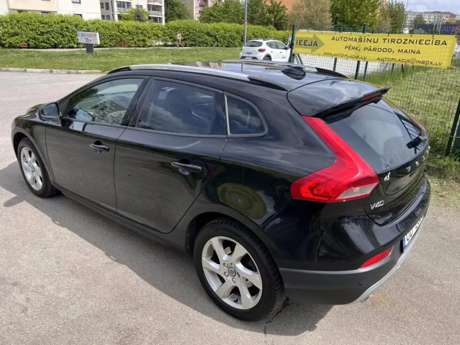 Melns Volvo V40 2016 Rīga, ar dzinēja tilpumu 2.00 L un nobraukumu 282 tūkst. km par 8250 €, foto 7 vietnē AUTOMOTO.COM.LV