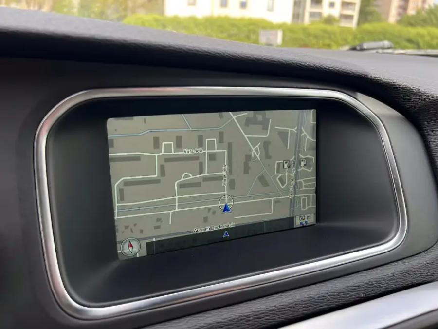 Melns Volvo V40 2016 Rīga, ar dzinēja tilpumu 2.00 L un nobraukumu 282 tūkst. km par 8250 €, foto 15 vietnē AUTOMOTO.COM.LV