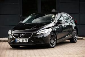 Black Volvo V40 2016 in Jelgava, with an engine capacity of 2.00 L and mileage of 211 thousand km for 8990 €, photo  on AUTOMOTO.COM.LV