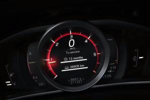 Black Volvo V40 2016 in Jelgava, with an engine capacity of 2.00 L and mileage of 211 thousand km for 8990 €, photo 39 on AUTOMOTO.COM.LV