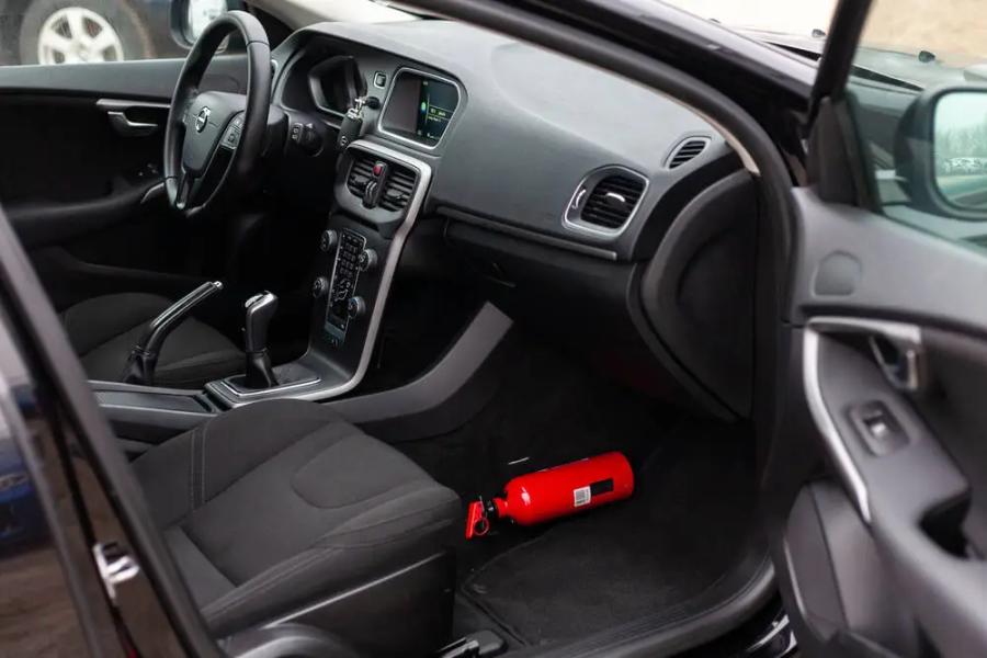 Melns Volvo V40 2016 Rīga, ar dzinēja tilpumu 2.00 L un nobraukumu 177 tūkst. km par 7995 €, foto 15 vietnē AUTOMOTO.COM.LV