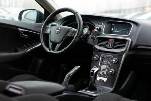 Melns Volvo V40 2016 Rīga, ar dzinēja tilpumu 2.00 L un nobraukumu 177 tūkst. km par 7995 €, foto 17 vietnē AUTOMOTO.COM.LV