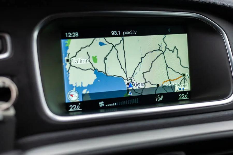 Melns Volvo V40 2016 Rīga, ar dzinēja tilpumu 2.00 L un nobraukumu 177 tūkst. km par 7995 €, foto 22 vietnē AUTOMOTO.COM.LV