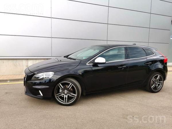 Melns Volvo V40 2016 Rīga, ar dzinēja tilpumu 2.00 L un nobraukumu 238 tūkst. km par 7450 €, foto 5 vietnē AUTOMOTO.COM.LV