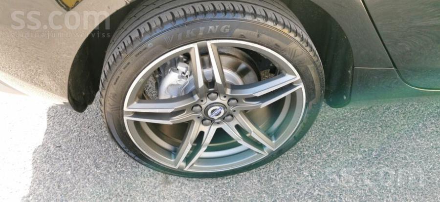 Melns Volvo V40 2016 Rīga, ar dzinēja tilpumu 2.00 L un nobraukumu 238 tūkst. km par 7450 €, foto 11 vietnē AUTOMOTO.COM.LV