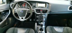 Melns Volvo V40 2016 Rīga, ar dzinēja tilpumu 2.00 L un nobraukumu 238 tūkst. km par 7450 €, foto 14 vietnē AUTOMOTO.COM.LV