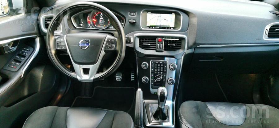 Melns Volvo V40 2016 Rīga, ar dzinēja tilpumu 2.00 L un nobraukumu 238 tūkst. km par 7450 €, foto 14 vietnē AUTOMOTO.COM.LV