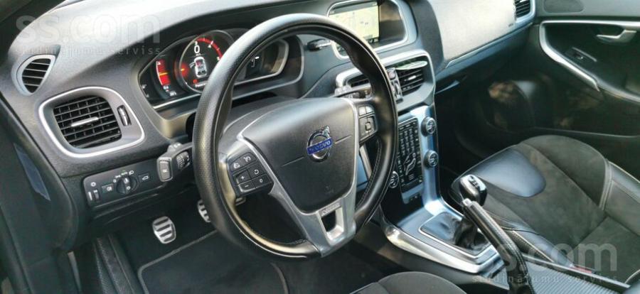 Melns Volvo V40 2016 Rīga, ar dzinēja tilpumu 2.00 L un nobraukumu 238 tūkst. km par 7450 €, foto 15 vietnē AUTOMOTO.COM.LV