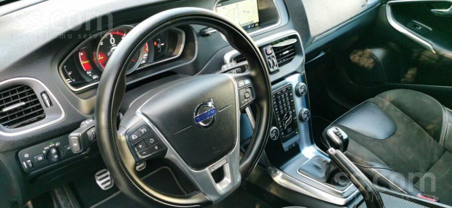 Melns Volvo V40 2016 Rīga, ar dzinēja tilpumu 2.00 L un nobraukumu 238 tūkst. km par 7450 €, foto 16 vietnē AUTOMOTO.COM.LV