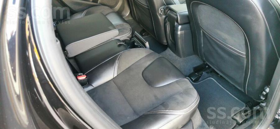 Melns Volvo V40 2016 Rīga, ar dzinēja tilpumu 2.00 L un nobraukumu 238 tūkst. km par 7450 €, foto 17 vietnē AUTOMOTO.COM.LV