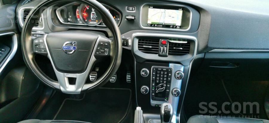 Melns Volvo V40 2016 Rīga, ar dzinēja tilpumu 2.00 L un nobraukumu 238 tūkst. km par 7450 €, foto 20 vietnē AUTOMOTO.COM.LV