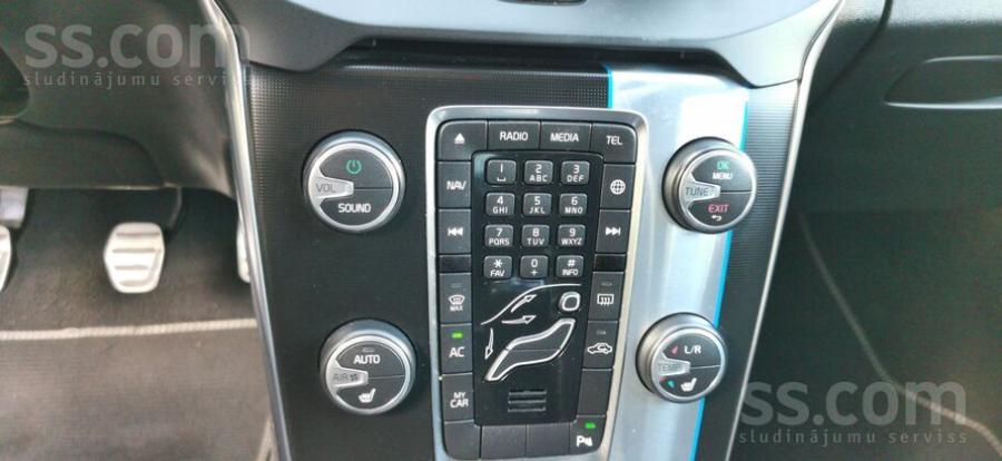 Melns Volvo V40 2016 Rīga, ar dzinēja tilpumu 2.00 L un nobraukumu 238 tūkst. km par 7450 €, foto 23 vietnē AUTOMOTO.COM.LV