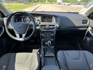Melns Volvo V40 2016 Kauņa, ar dzinēja tilpumu 2.00 L un nobraukumu 195 tūkst. km par 9950 €, foto 11 vietnē AUTOMOTO.COM.LV