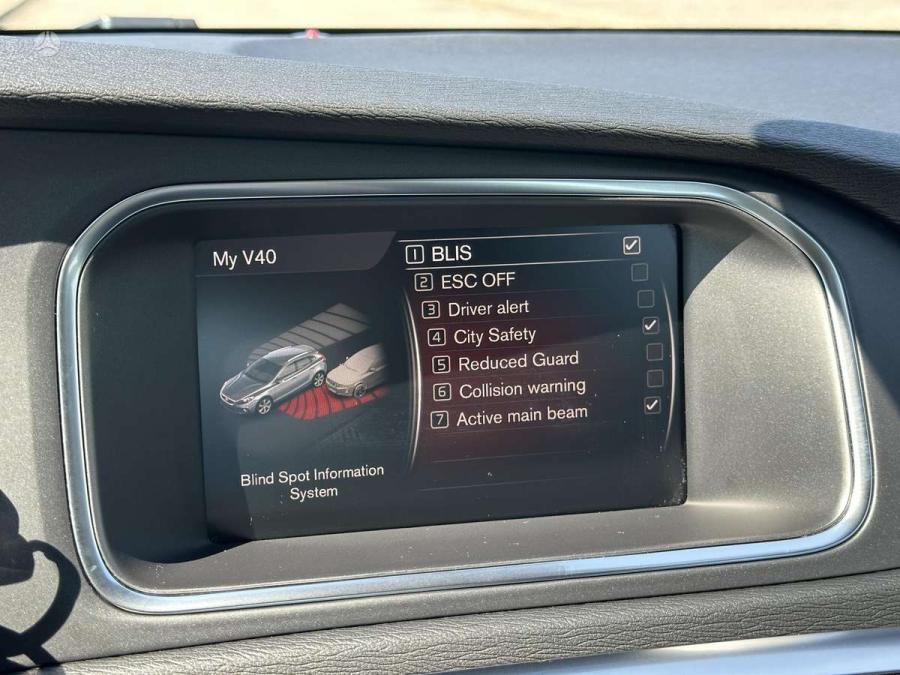 Melns Volvo V40 2016 Kauņa, ar dzinēja tilpumu 2.00 L un nobraukumu 195 tūkst. km par 9950 €, foto 16 vietnē AUTOMOTO.COM.LV
