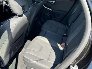 Melns Volvo V40 2016 Kauņa, ar dzinēja tilpumu 2.00 L un nobraukumu 195 tūkst. km par 9950 €, foto 21 vietnē AUTOMOTO.COM.LV