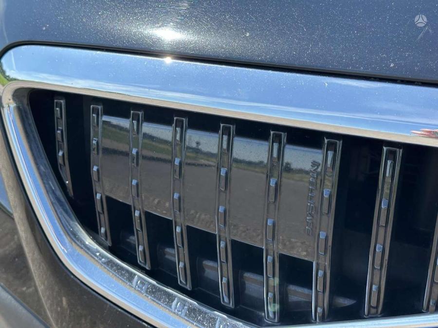 Melns Volvo V40 2016 Kauņa, ar dzinēja tilpumu 2.00 L un nobraukumu 195 tūkst. km par 9950 €, foto 25 vietnē AUTOMOTO.COM.LV