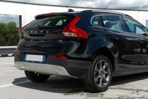 Black Volvo V40 2016 in Vilnius, with an engine capacity of 2.00 L and mileage of 153 thousand km for 9600 €, photo 8 on AUTOMOTO.COM.LV