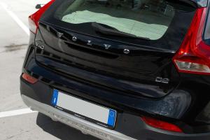 Black Volvo V40 2016 in Vilnius, with an engine capacity of 2.00 L and mileage of 153 thousand km for 9600 €, photo 10 on AUTOMOTO.COM.LV