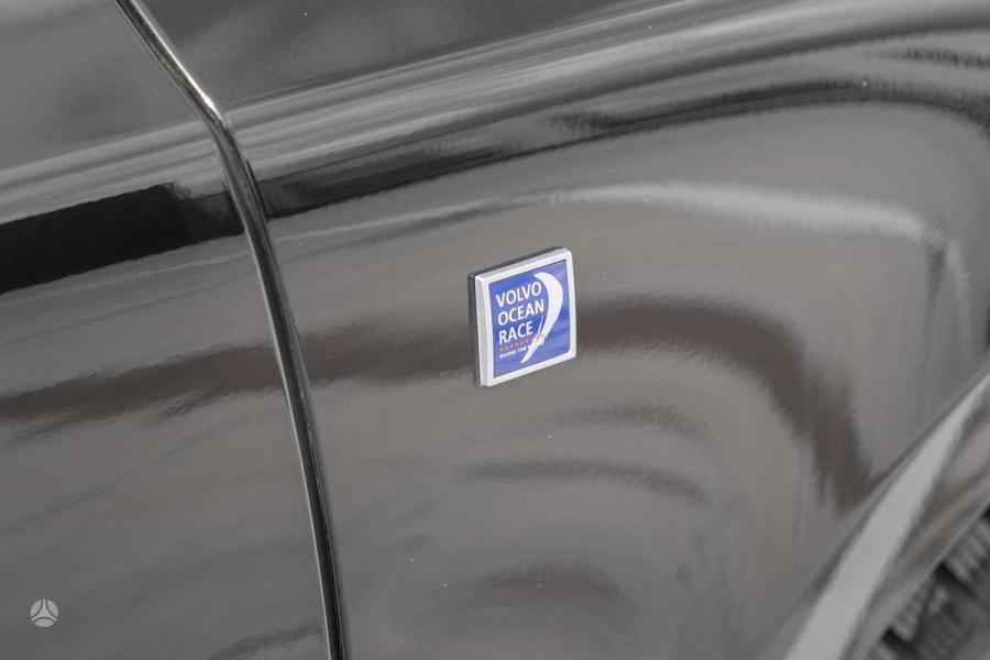 Black Volvo V40 2016 in Vilnius, with an engine capacity of 2.00 L and mileage of 153 thousand km for 9600 €, photo 27 on AUTOMOTO.COM.LV