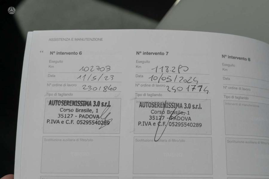 Black Volvo V40 2016 in Vilnius, with an engine capacity of 2.00 L and mileage of 153 thousand km for 9600 €, photo 30 on AUTOMOTO.COM.LV