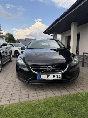 Melns Volvo V40 2016 Alīta, ar dzinēja tilpumu 1.97 L un nobraukumu 184 tūkst. km par 8500 €, foto 3 vietnē AUTOMOTO.COM.LV