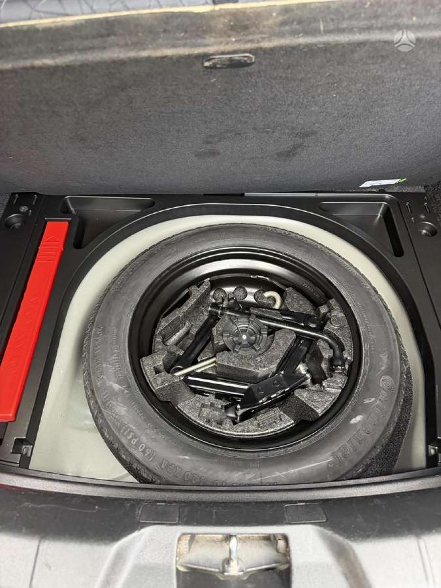 Melns Volvo V40 2016 Alīta, ar dzinēja tilpumu 1.97 L un nobraukumu 184 tūkst. km par 8500 €, foto 15 vietnē AUTOMOTO.COM.LV