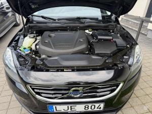 Melns Volvo V40 2016 Alīta, ar dzinēja tilpumu 1.97 L un nobraukumu 184 tūkst. km par 8500 €, foto 18 vietnē AUTOMOTO.COM.LV