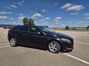 Black Volvo V40 2016 in Raseiniai, with an engine capacity of 1.97 L and mileage of 265 thousand km for 7150 €, photo  on AUTOMOTO.COM.LV