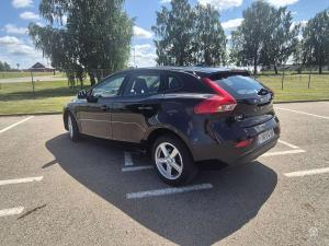 Black Volvo V40 2016 in Raseiniai, with an engine capacity of 1.97 L and mileage of 265 thousand km for 7150 €, photo 7 on AUTOMOTO.COM.LV