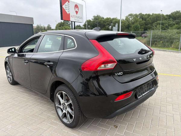 Black Volvo V40 2016 in Taurage, with an engine capacity of 1.97 L and mileage of 307 thousand km for 6900 €, photo 3 on AUTOMOTO.COM.LV