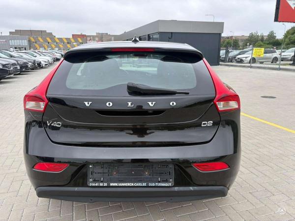 Black Volvo V40 2016 in Taurage, with an engine capacity of 1.97 L and mileage of 307 thousand km for 6900 €, photo 4 on AUTOMOTO.COM.LV
