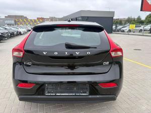 Melns Volvo V40 2016 Tauragė, ar dzinēja tilpumu 1.97 L un nobraukumu 307 tūkst. km par 6900 €, foto 5 vietnē AUTOMOTO.COM.LV