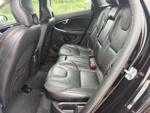 Melns Volvo V40 2016 Tauragė, ar dzinēja tilpumu 1.97 L un nobraukumu 307 tūkst. km par 6900 €, foto 11 vietnē AUTOMOTO.COM.LV