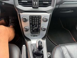 Melns Volvo V40 2016 Tauragė, ar dzinēja tilpumu 1.97 L un nobraukumu 307 tūkst. km par 6900 €, foto 21 vietnē AUTOMOTO.COM.LV