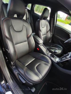 Black Volvo V40 2016 in Tartu, with an engine capacity of 0.00 L and mileage of 174 thousand km for 8990 €, photo 7 on AUTOMOTO.COM.LV