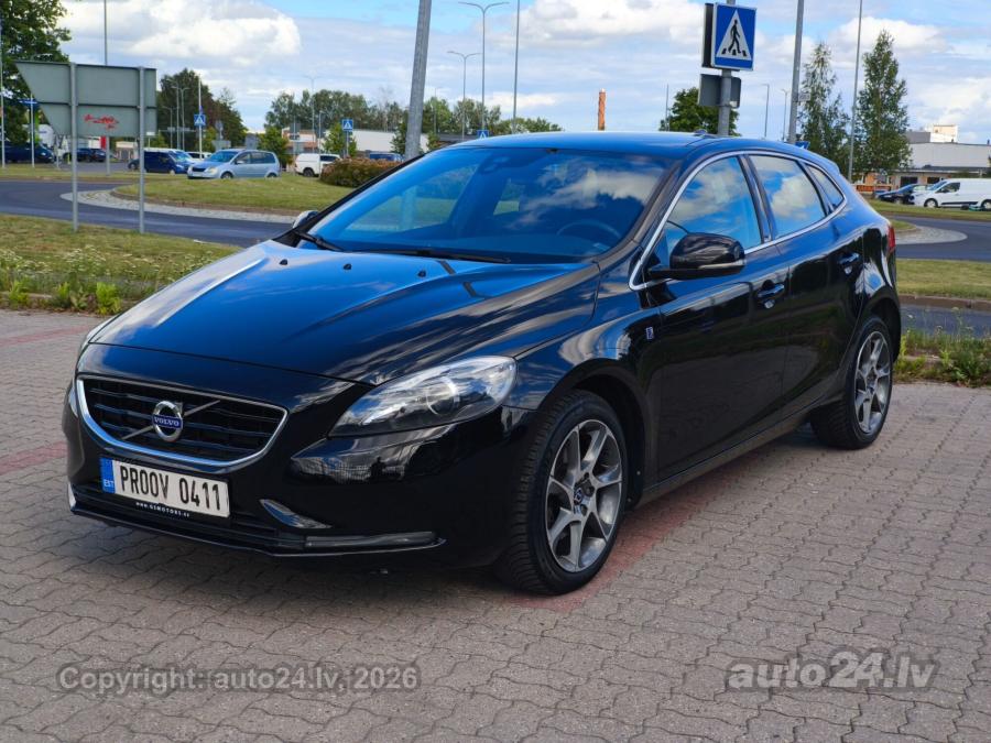 Black Volvo V40 2016 in Tartu, with an engine capacity of 0.00 L and mileage of 174 thousand km for 8990 €, photo 11 on AUTOMOTO.COM.LV