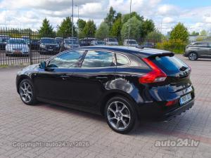 Black Volvo V40 2016 in Tartu, with an engine capacity of 0.00 L and mileage of 174 thousand km for 8990 €, photo 13 on AUTOMOTO.COM.LV