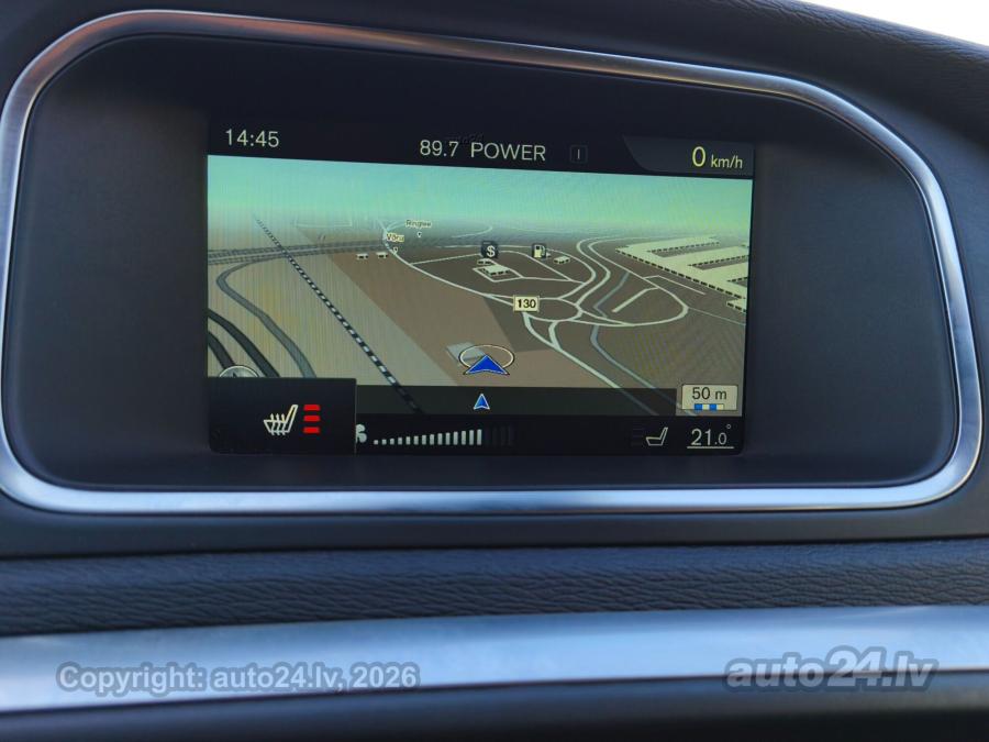 Black Volvo V40 2016 in Tartu, with an engine capacity of 0.00 L and mileage of 174 thousand km for 8990 €, photo 17 on AUTOMOTO.COM.LV