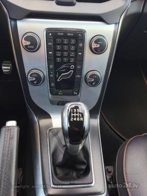 Black Volvo V40 2016 in Tartu, with an engine capacity of 0.00 L and mileage of 174 thousand km for 8990 €, photo 19 on AUTOMOTO.COM.LV