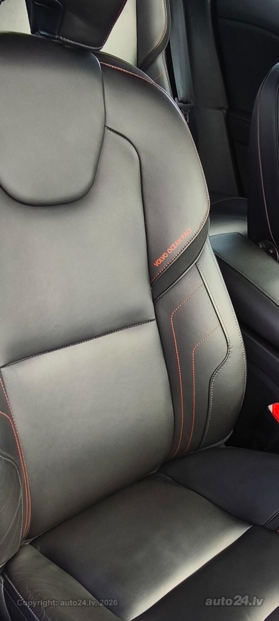 Black Volvo V40 2016 in Tartu, with an engine capacity of 0.00 L and mileage of 174 thousand km for 8990 €, photo 20 on AUTOMOTO.COM.LV