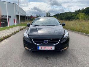 Black Volvo V40 2016 in Vilnius, with an engine capacity of 1.97 L and mileage of 235 thousand km for 7950 €, photo 3 on AUTOMOTO.COM.LV