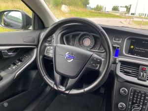 Black Volvo V40 2016 in Vilnius, with an engine capacity of 1.97 L and mileage of 235 thousand km for 7950 €, photo 17 on AUTOMOTO.COM.LV