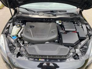 Black Volvo V40 2016 in Vilnius, with an engine capacity of 1.97 L and mileage of 235 thousand km for 7950 €, photo 22 on AUTOMOTO.COM.LV