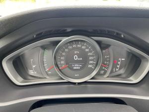 Black Volvo V40 2016 in Vilnius, with an engine capacity of 1.97 L and mileage of 235 thousand km for 7950 €, photo 27 on AUTOMOTO.COM.LV