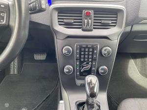 Black Volvo V40 2016 in Vilnius, with an engine capacity of 1.97 L and mileage of 235 thousand km for 7950 €, photo 28 on AUTOMOTO.COM.LV